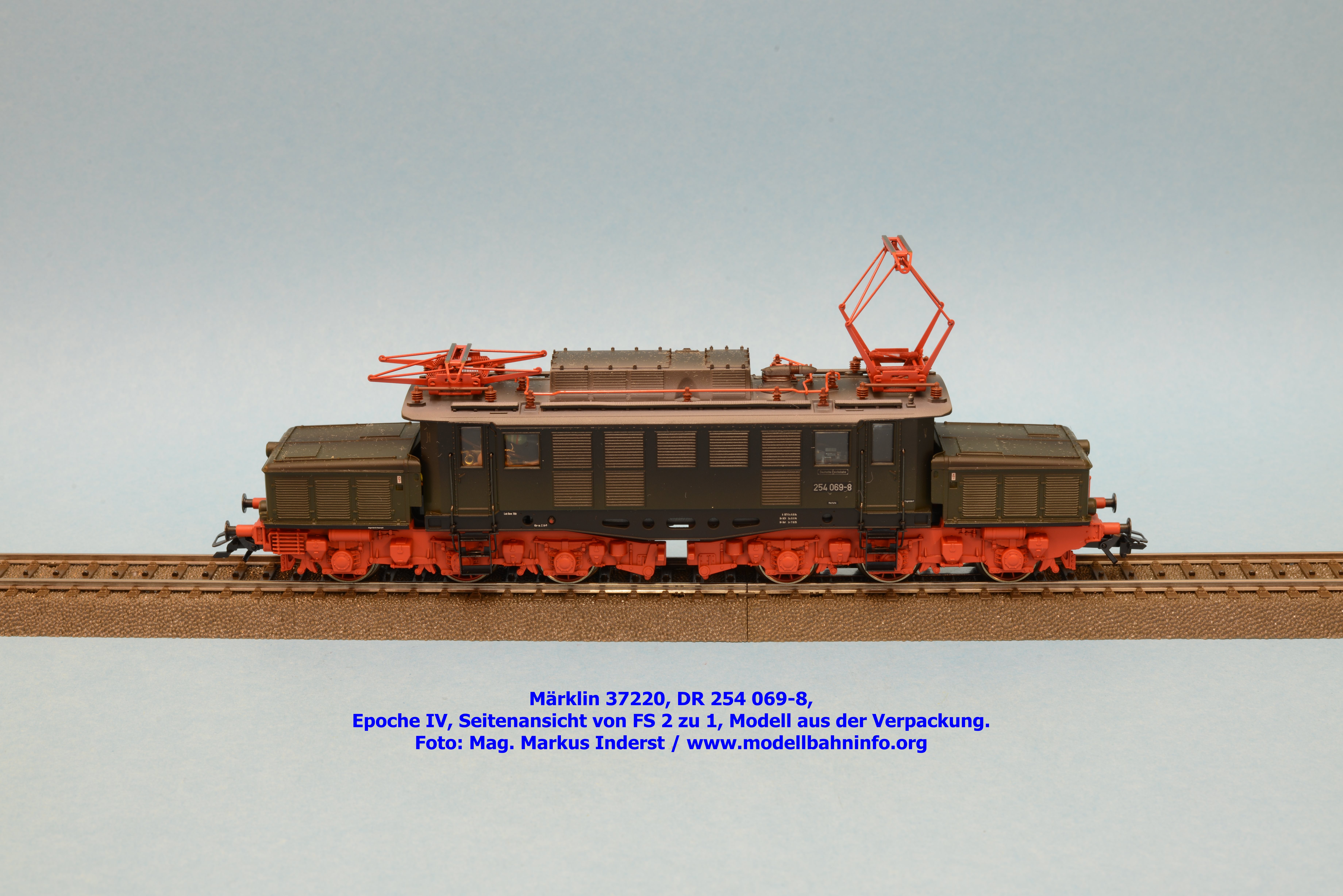 Märklin 37220 – DR 254 069-8 – modellbahninfo.org