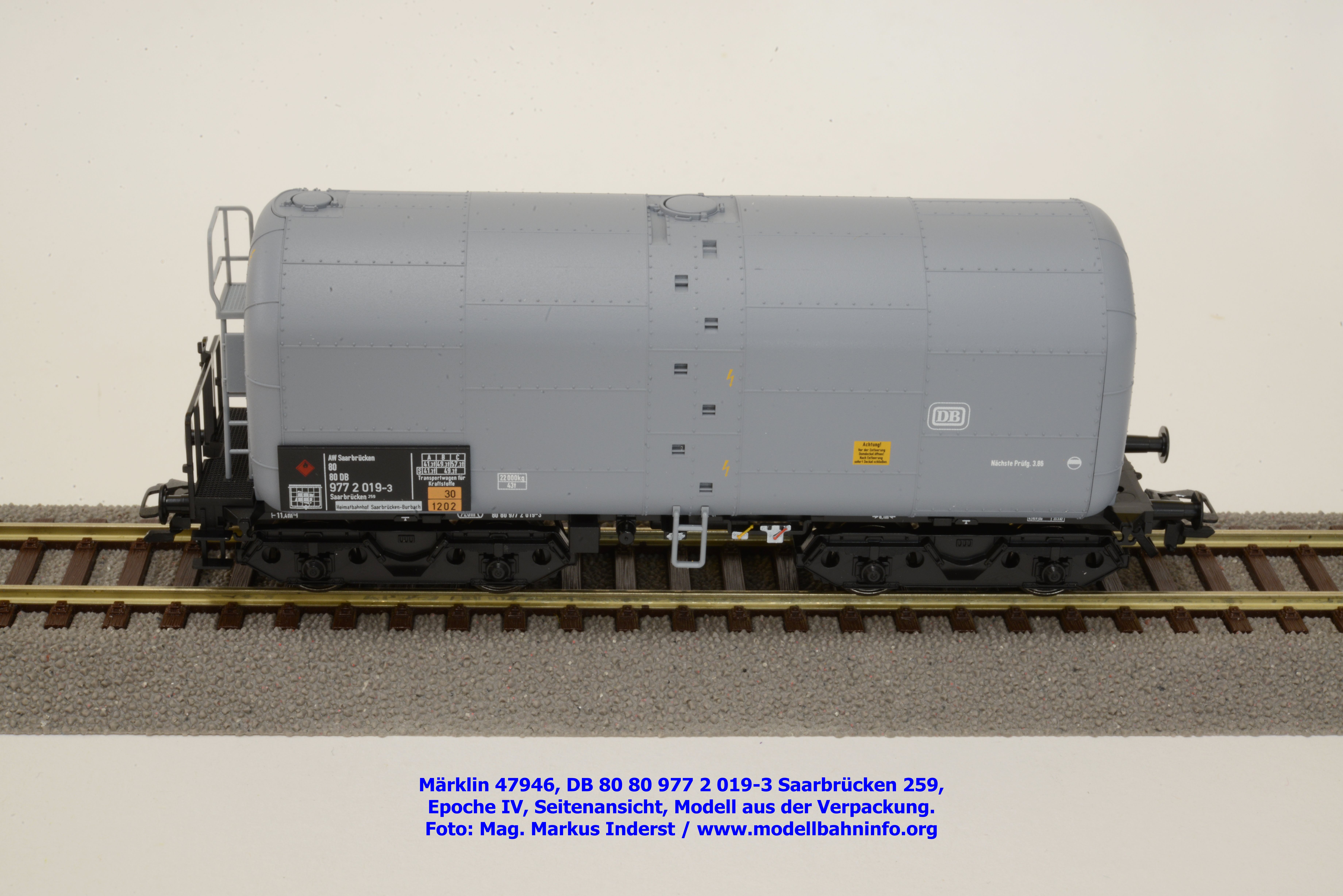 DB-Schwerölwagen: Trix 24046 / Märklin 47946 – modellbahninfo.org