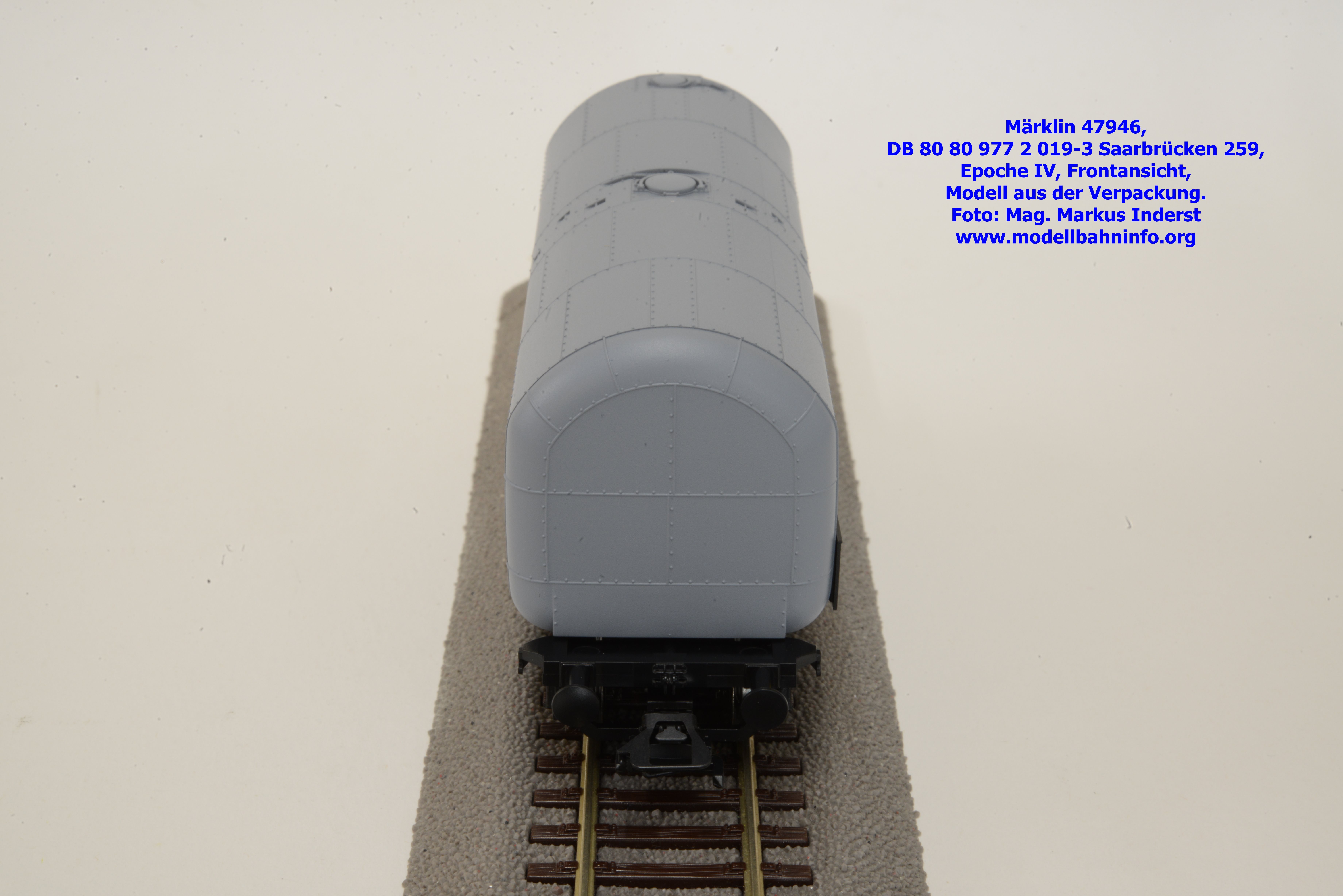 DB-Schwerölwagen: Trix 24046 / Märklin 47946 – modellbahninfo.org